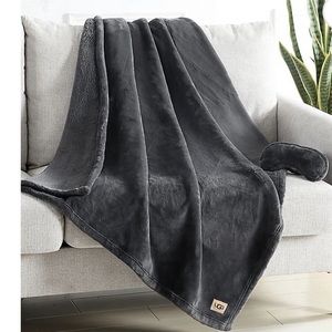 UGG | Bedding | Ugg Coco 2piece Travel Set In Charcoal | Poshmark